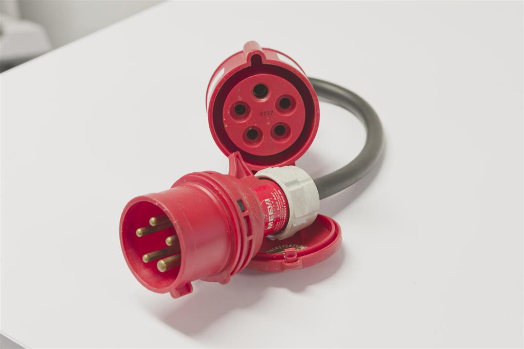 Kabeladapter CEE 16A (m) auf CEE 32A (fm) - Dry Hire - Kabel ...